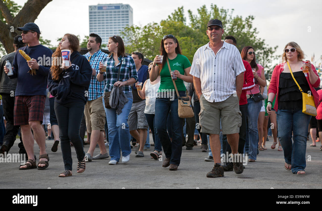 People at Summerfest in Milwaukee, Wisconsin, USA Stock Photo - Alamy