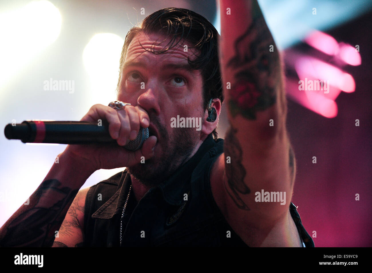 Lšrrach, Germany. 24th July, 2014. Alec ãBoss BurnsÒ Všlkel (vocals ...