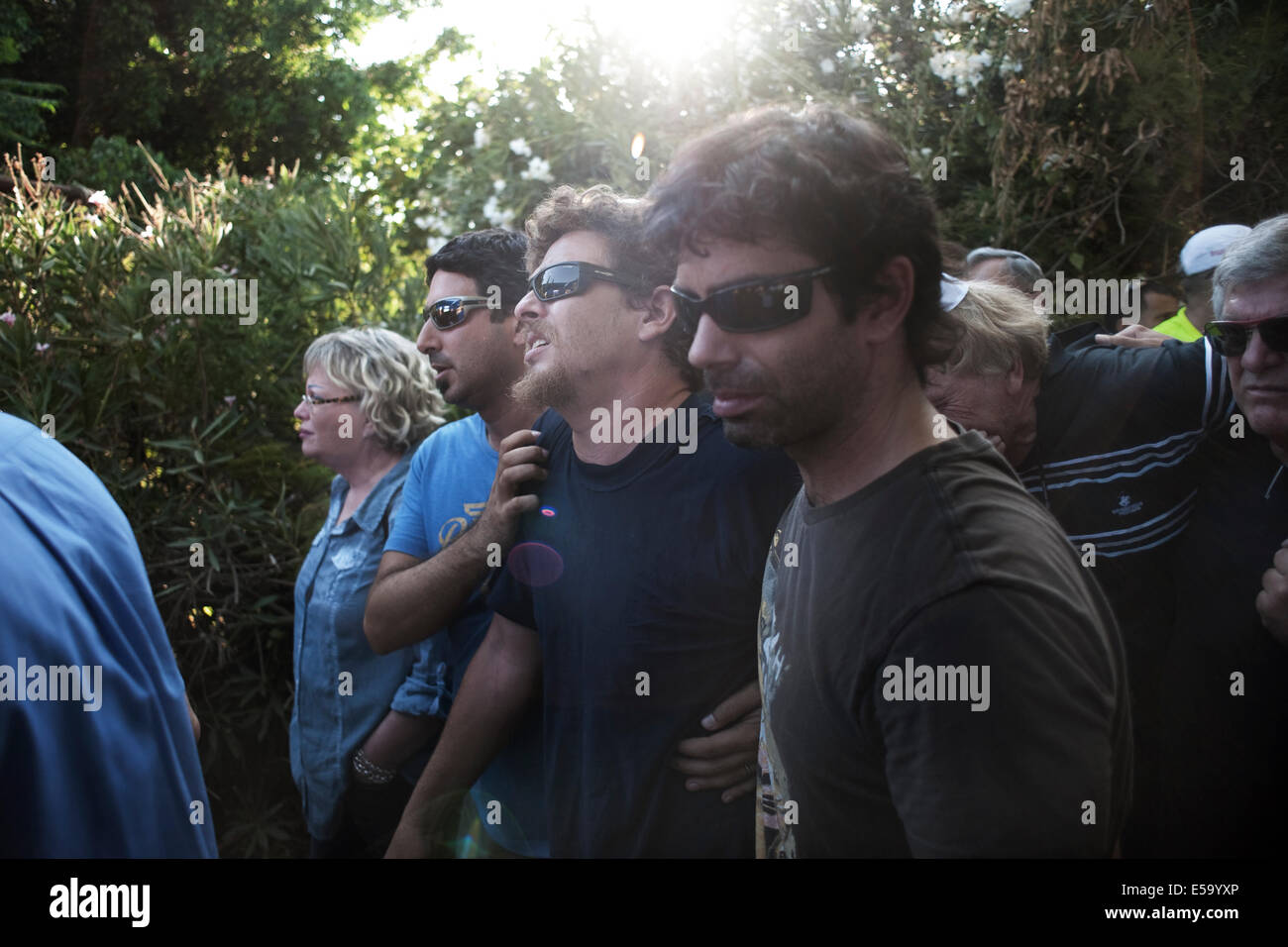 Kfar Azar, Israel, 24th July, 2014. Relatives of Staff Sergeant Daniel ...