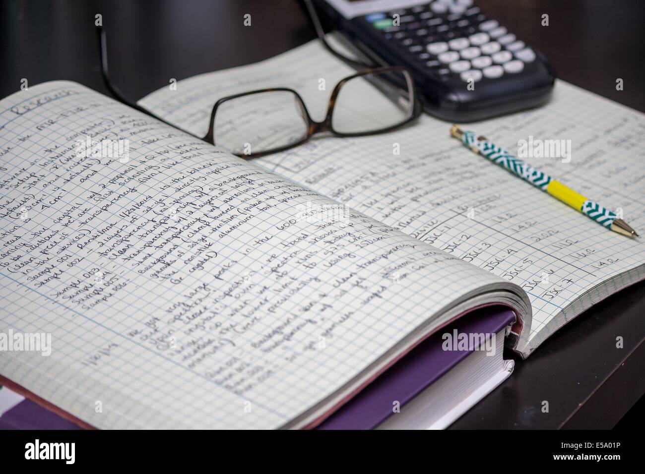 Scientific research hi-res stock photography and images - Alamy
