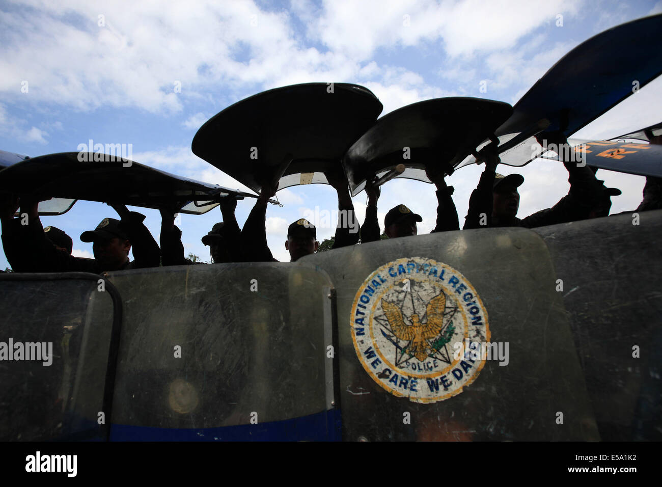 Quezon City, Philippines. 25th July, 2014. Members of the Philippine ...