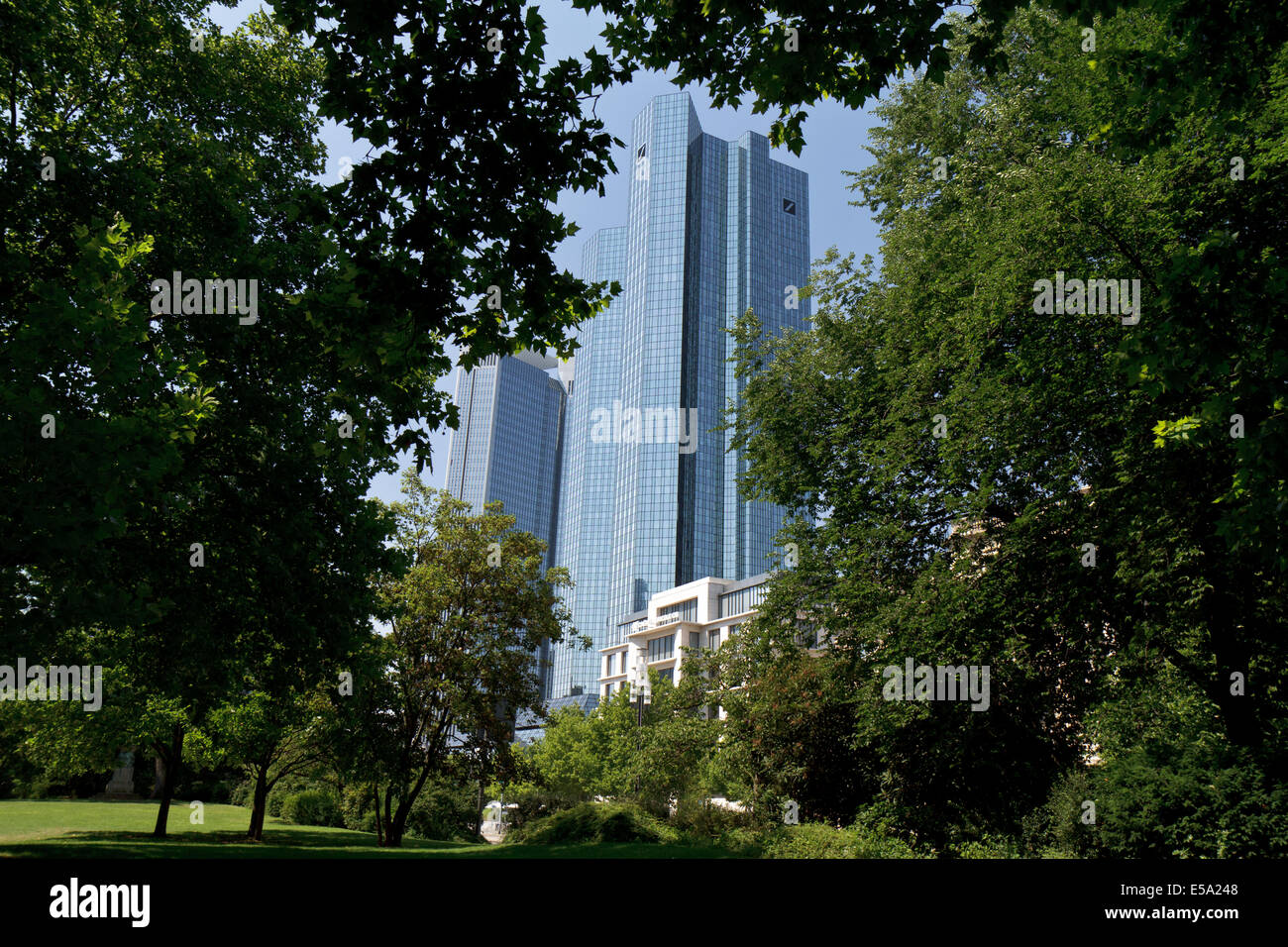 Deutsche Bank Headquarters in Frankfurt Stock Photo - Alamy