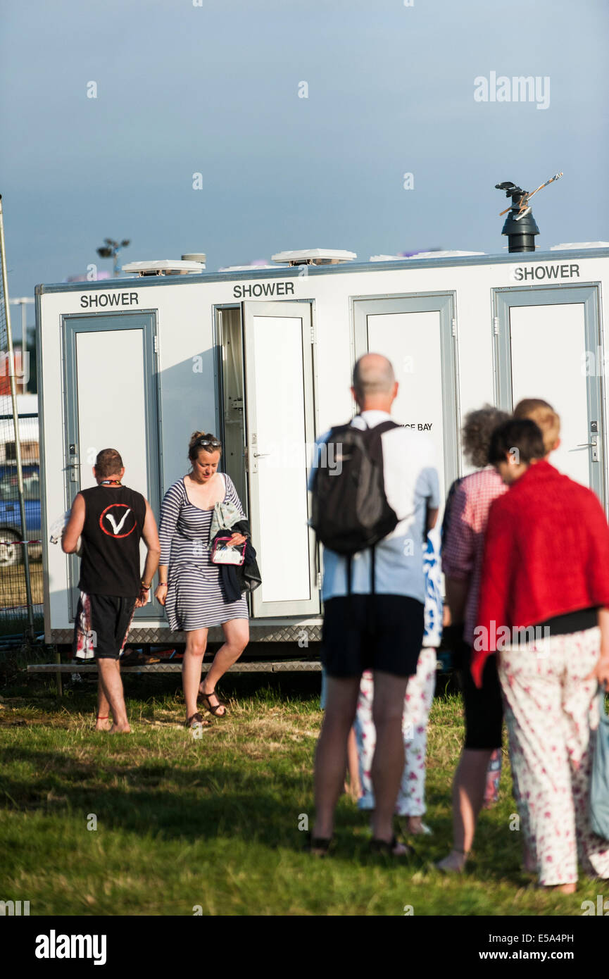 Toilet queue festival hi-res stock photography and images - Alamy