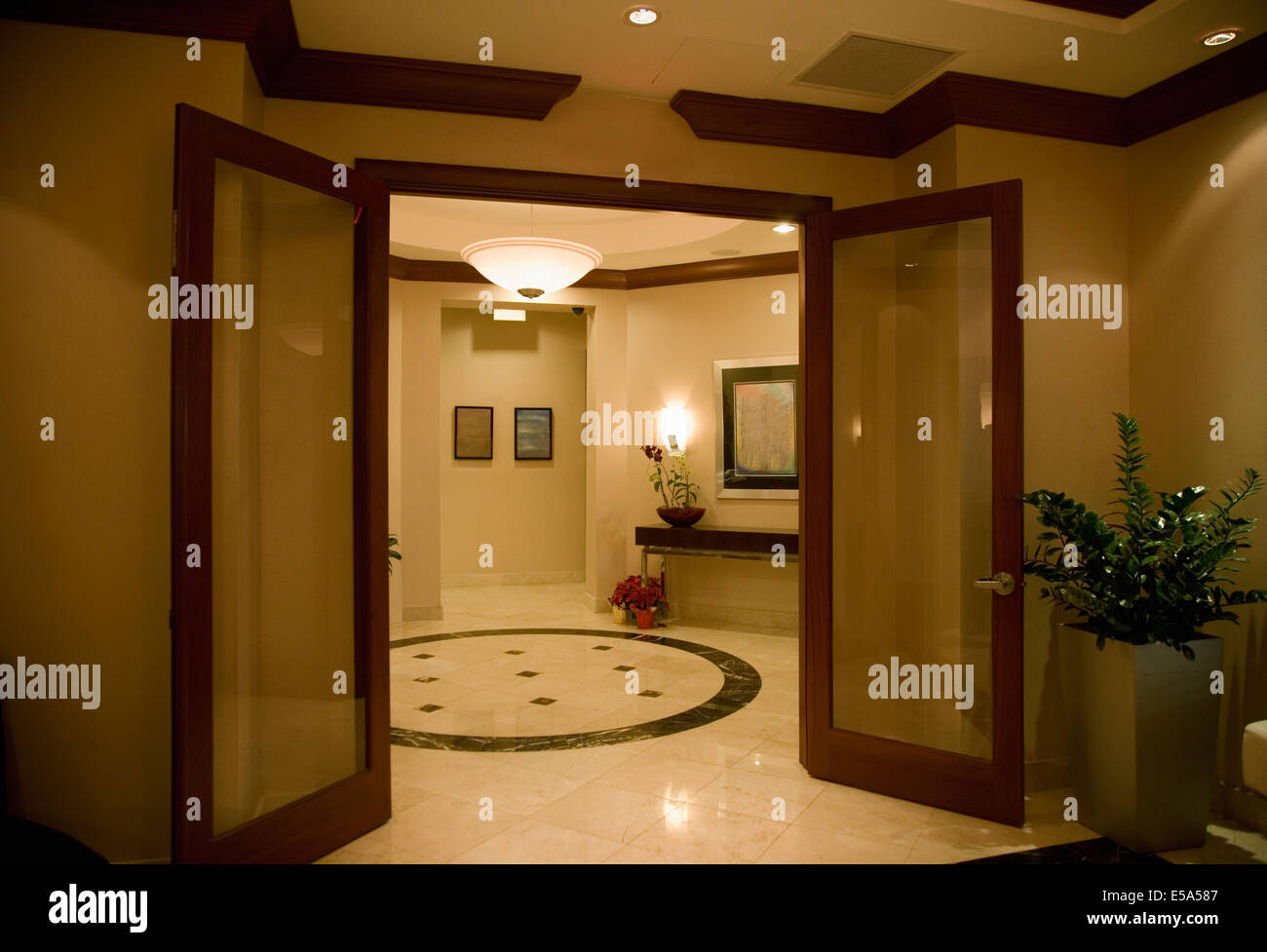 Double Doors Hotel High Resolution Stock Photography and Images - Alamy