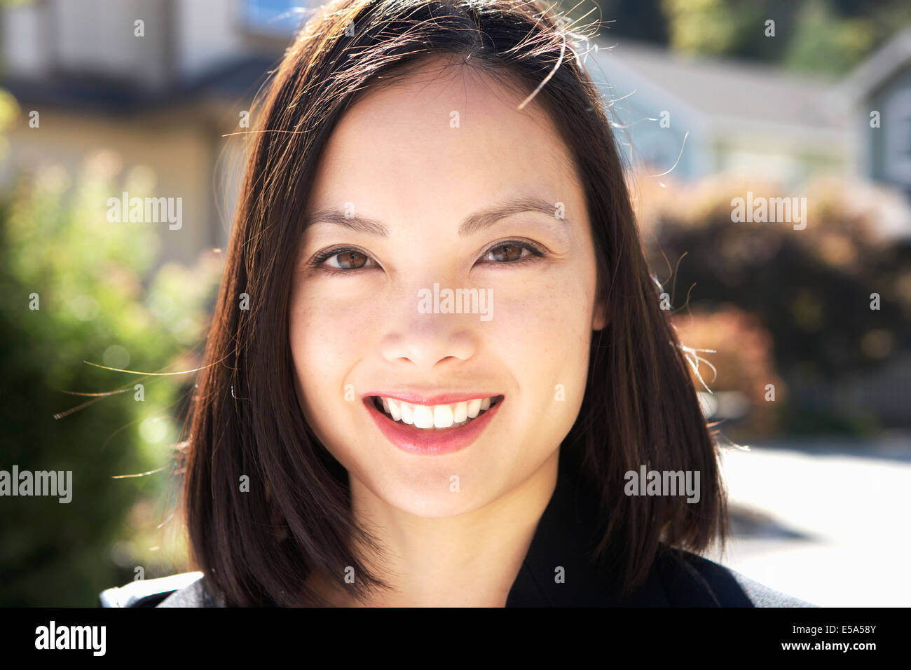 Smiling filipino hi-res stock photography and images - Alamy