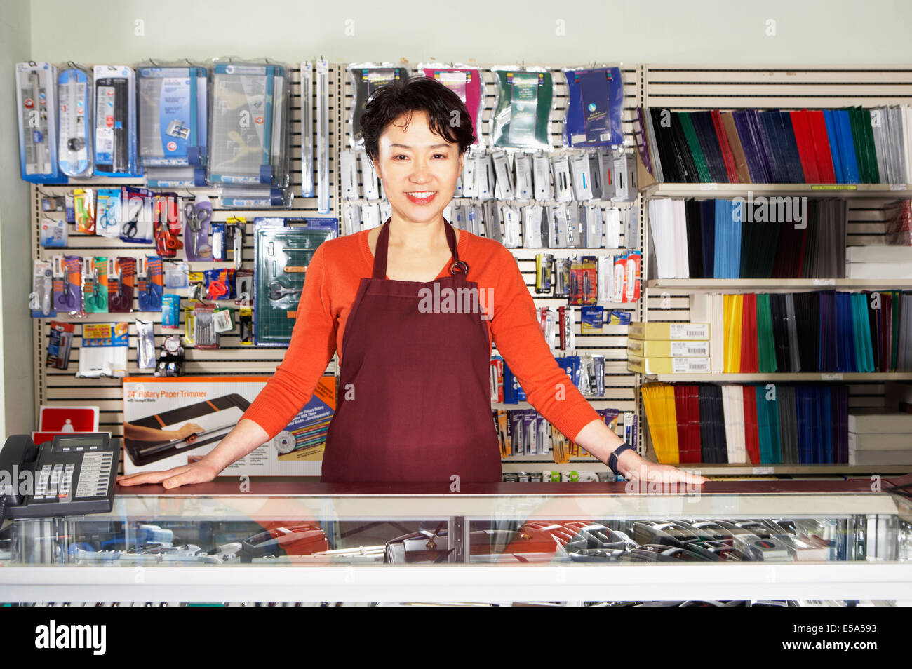 Confident chinese woman business owner hi-res stock photography and ...