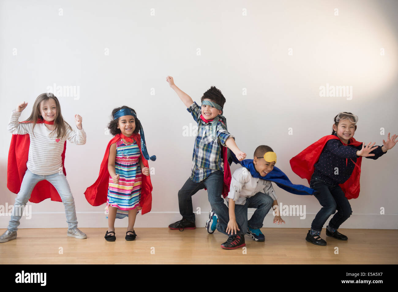 Children playing hi-res stock photography and images - Alamy