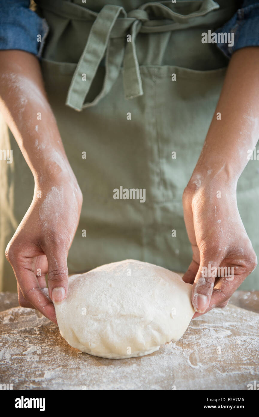 Kneading hi-res stock photography and images - Alamy