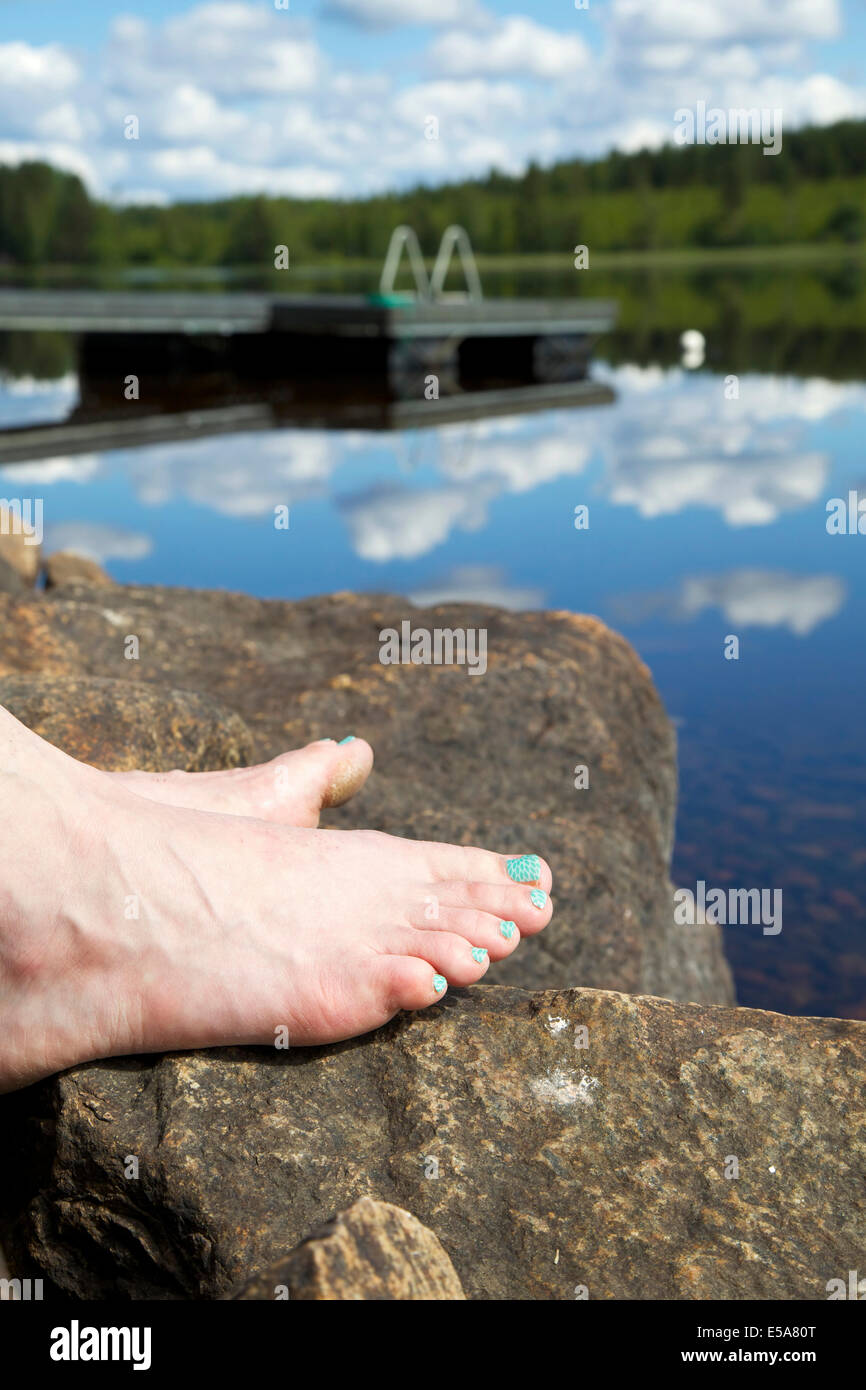 Lakeside rocks hi-res stock photography and images - Alamy