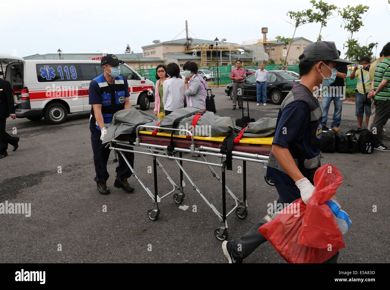 A TransAsia Airways turboprop ATR-72 plane crashed on its second ...