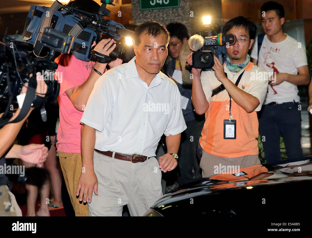 TransAsia Airways holds press conference after plane crashed in Taipei ...