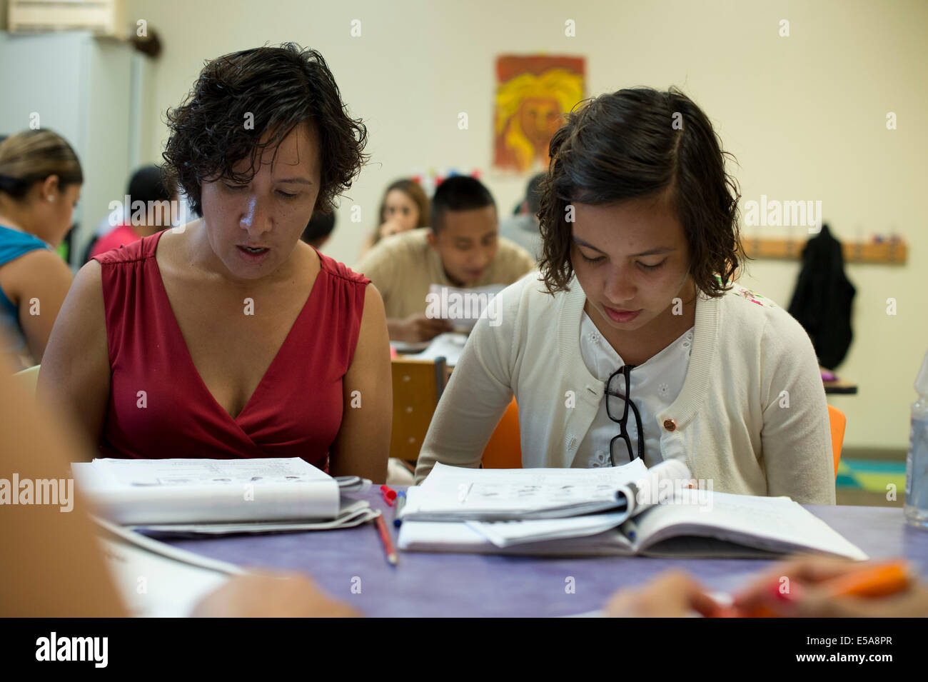 English language class hi-res stock photography and images - Alamy