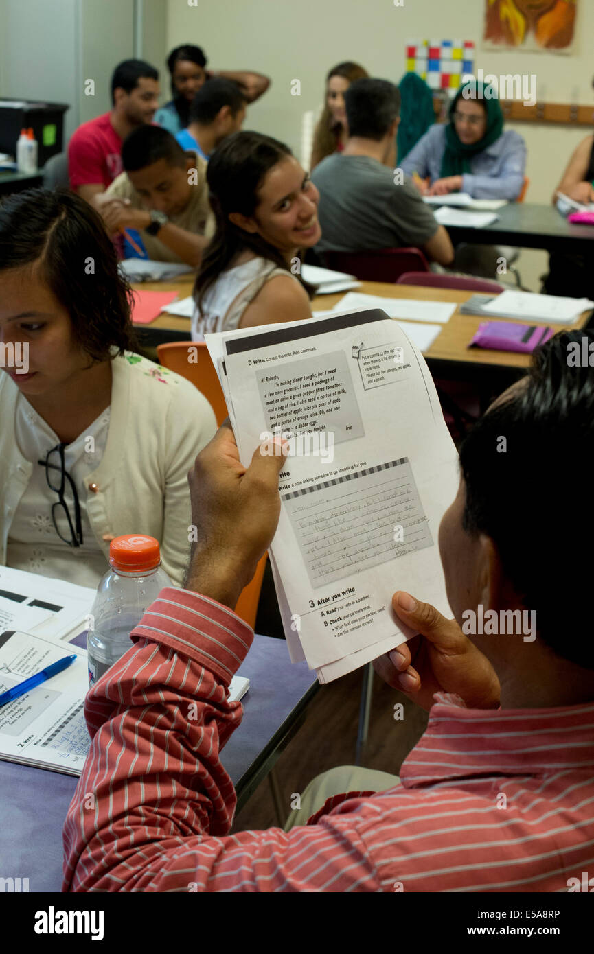 Reading english class hi-res stock photography and images - Alamy