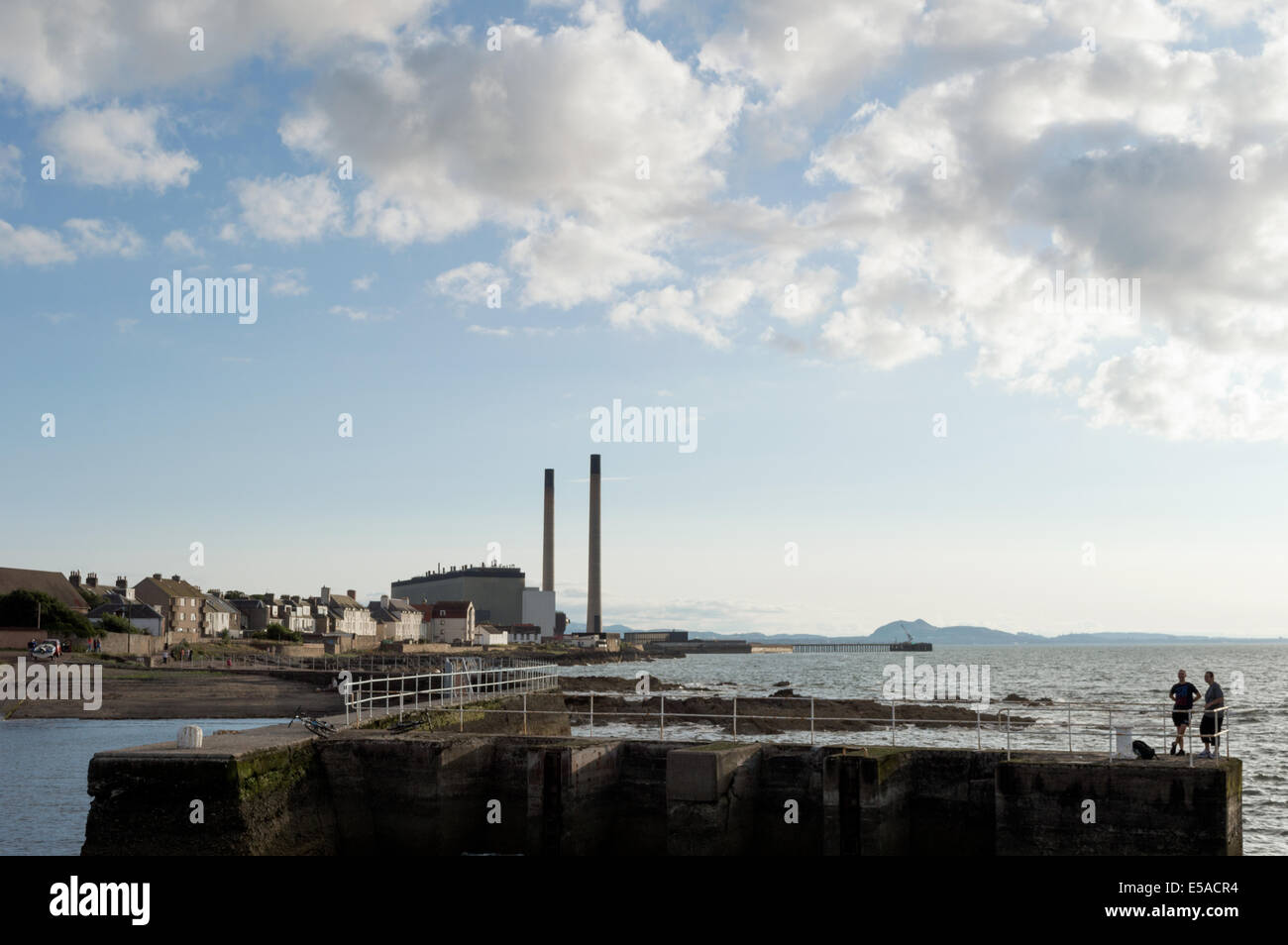 Cockenzie power station hi-res stock photography and images - Alamy