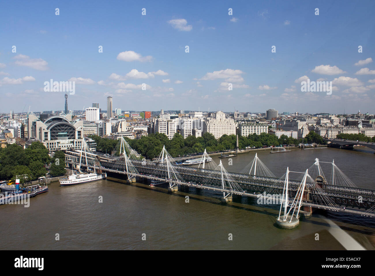 Panoramic of hungerford bridge hi-res stock photography and images - Alamy
