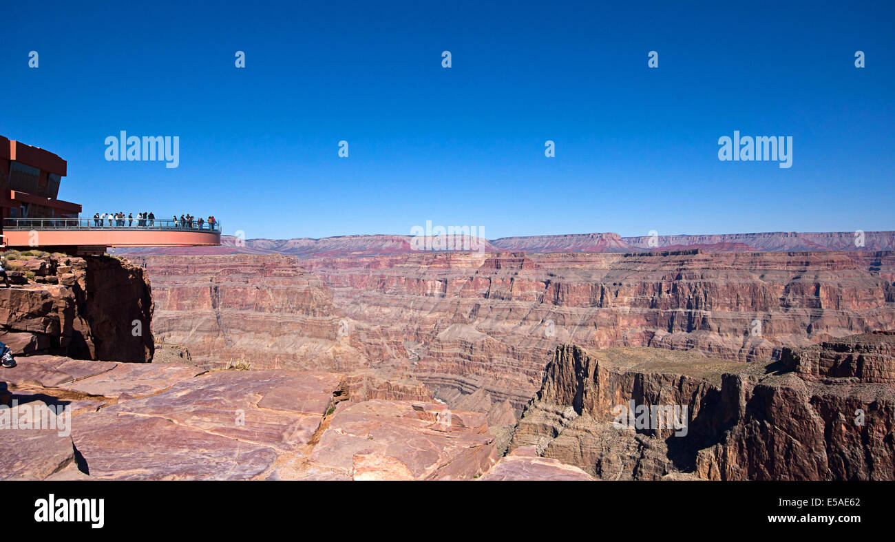 Skywalk bridge grand canyon hi-res stock photography and images - Alamy