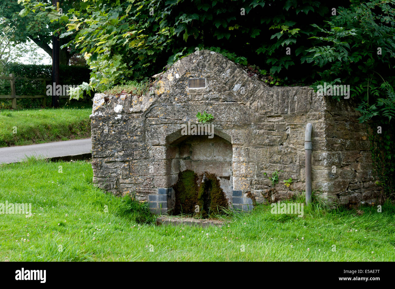 The village well, Upper Heyford, Oxfordshire, England, UK Stock Photo ...