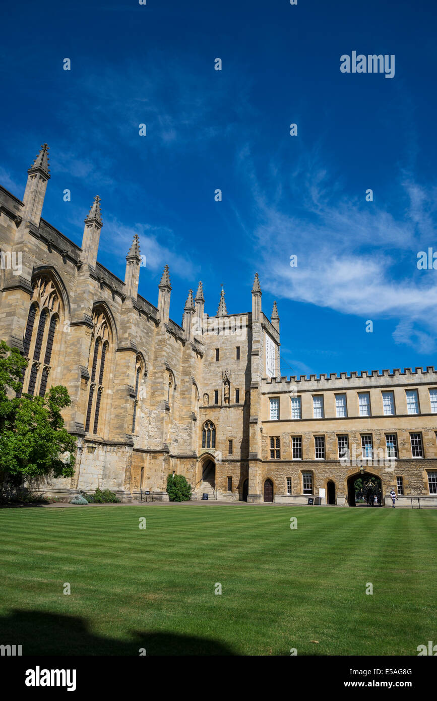 Oxford main quad hi-res stock photography and images - Alamy