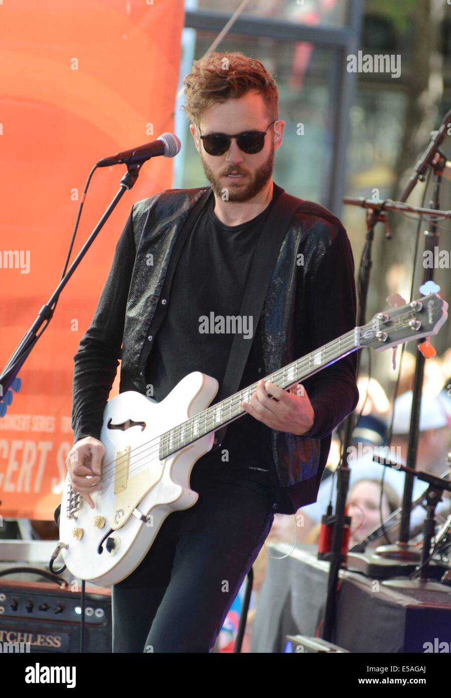 Brent Kutzle Onerepublic