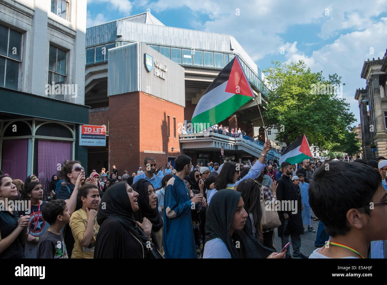 Lancashire flag hi-res stock photography and images - Alamy