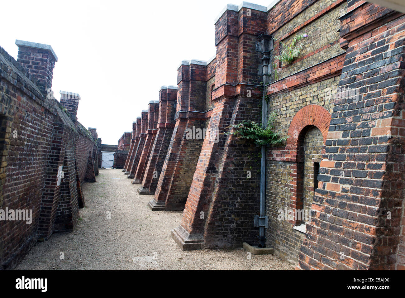 18th century gunpowder magazine hi-res stock photography and images - Alamy
