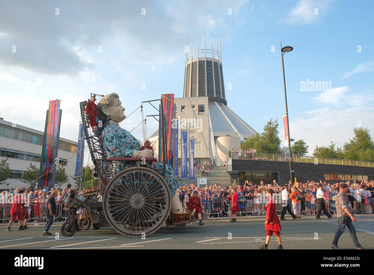 25 feet tall hi-res stock photography and images - Alamy