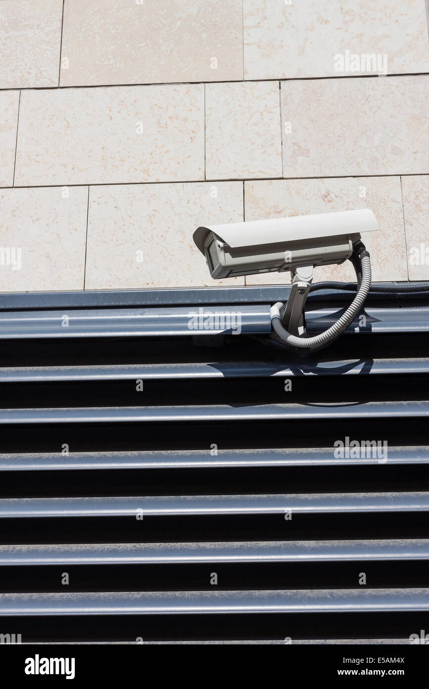 Cctv camera on side building hi-res stock photography and images - Alamy