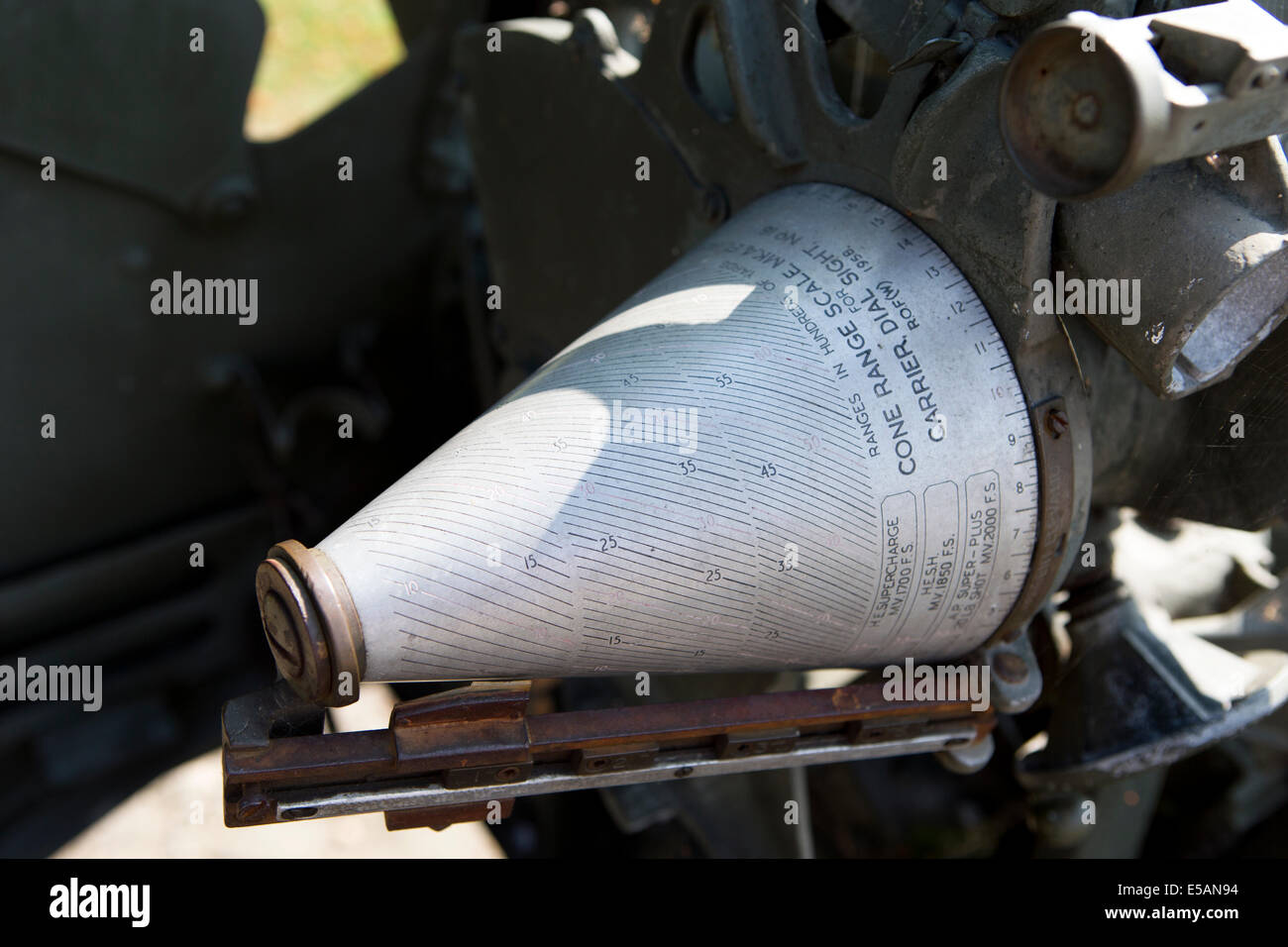 The 25 pounder field gun hi-res stock photography and images - Alamy