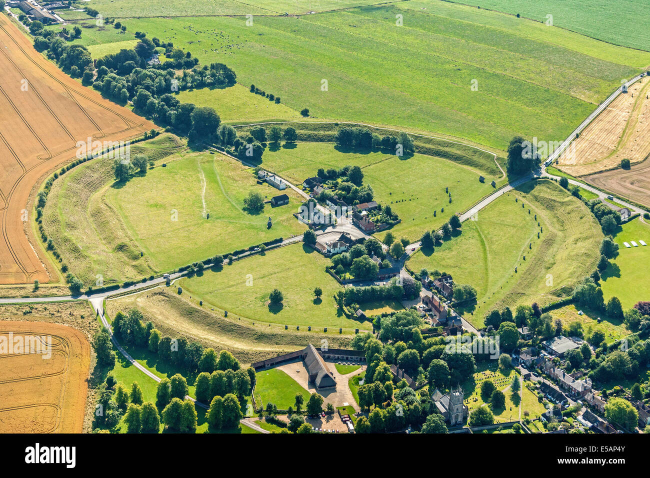 Avebury stone circle hi-res stock photography and images - Alamy