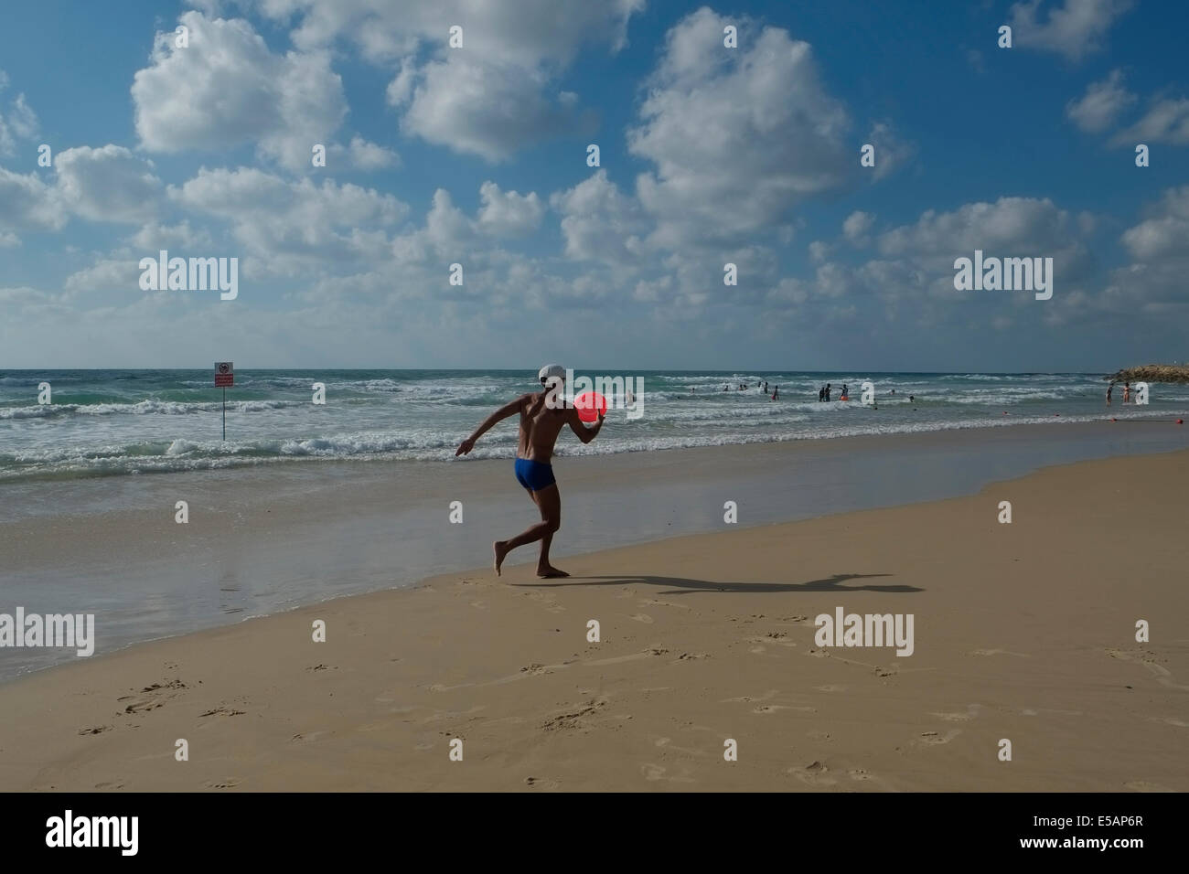 Flying disc freestyle hi-res stock photography and images - Alamy