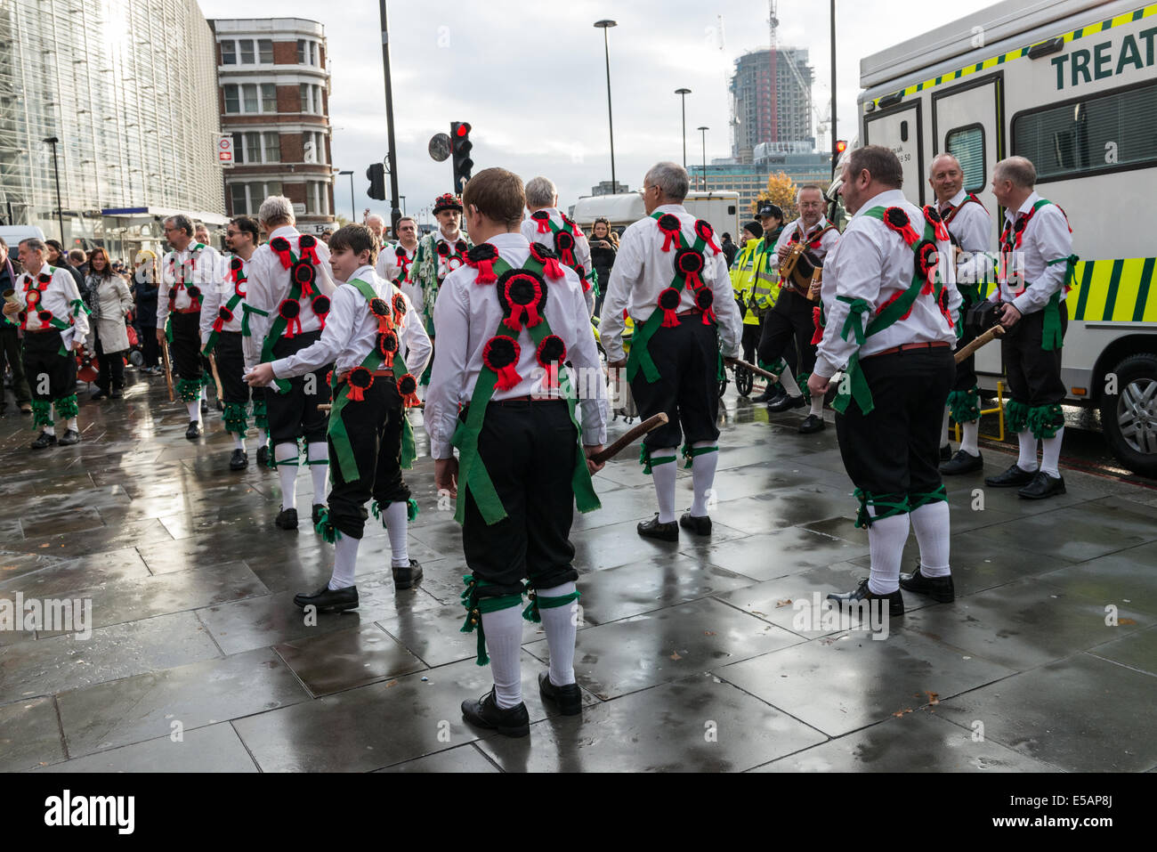 Morris men dancing hi-res stock photography and images - Alamy