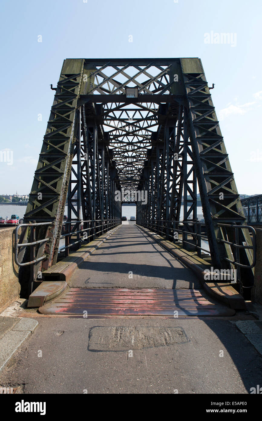 Tilbury Landing Stage Access Bridge. A Multiple Kingpost Truss Bridge ...