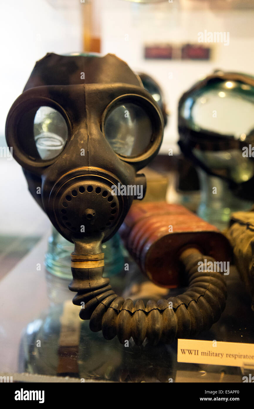 World war ii gas mask hi-res stock photography and images - Alamy