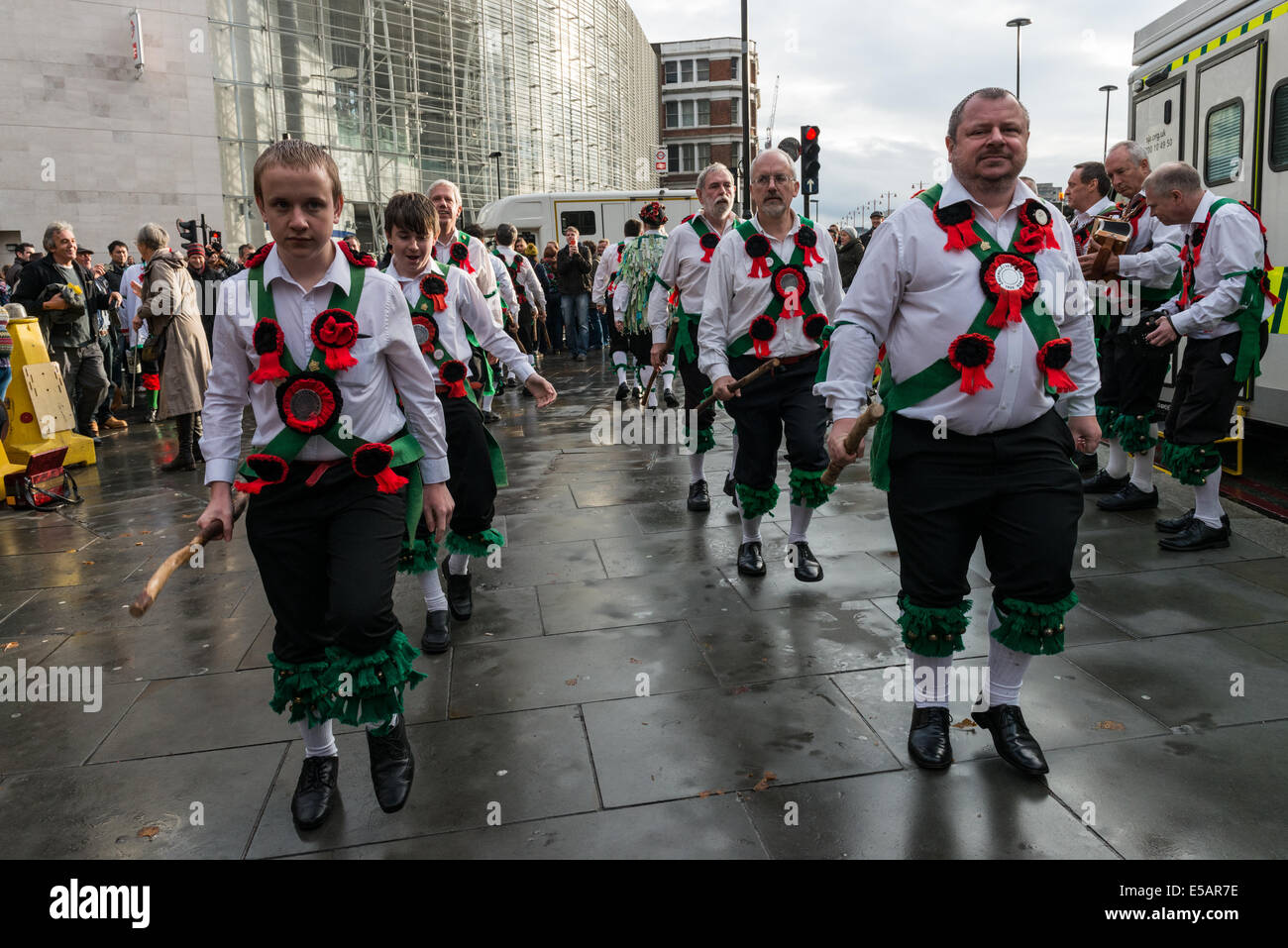 Morris men dancing hi-res stock photography and images - Alamy