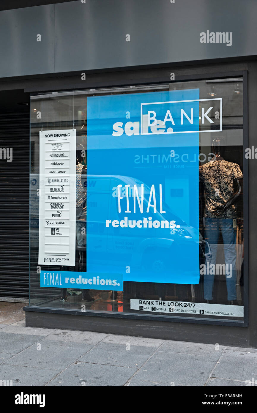 Bank store sale sign Nottingham fashion retail Stock Photo - Alamy