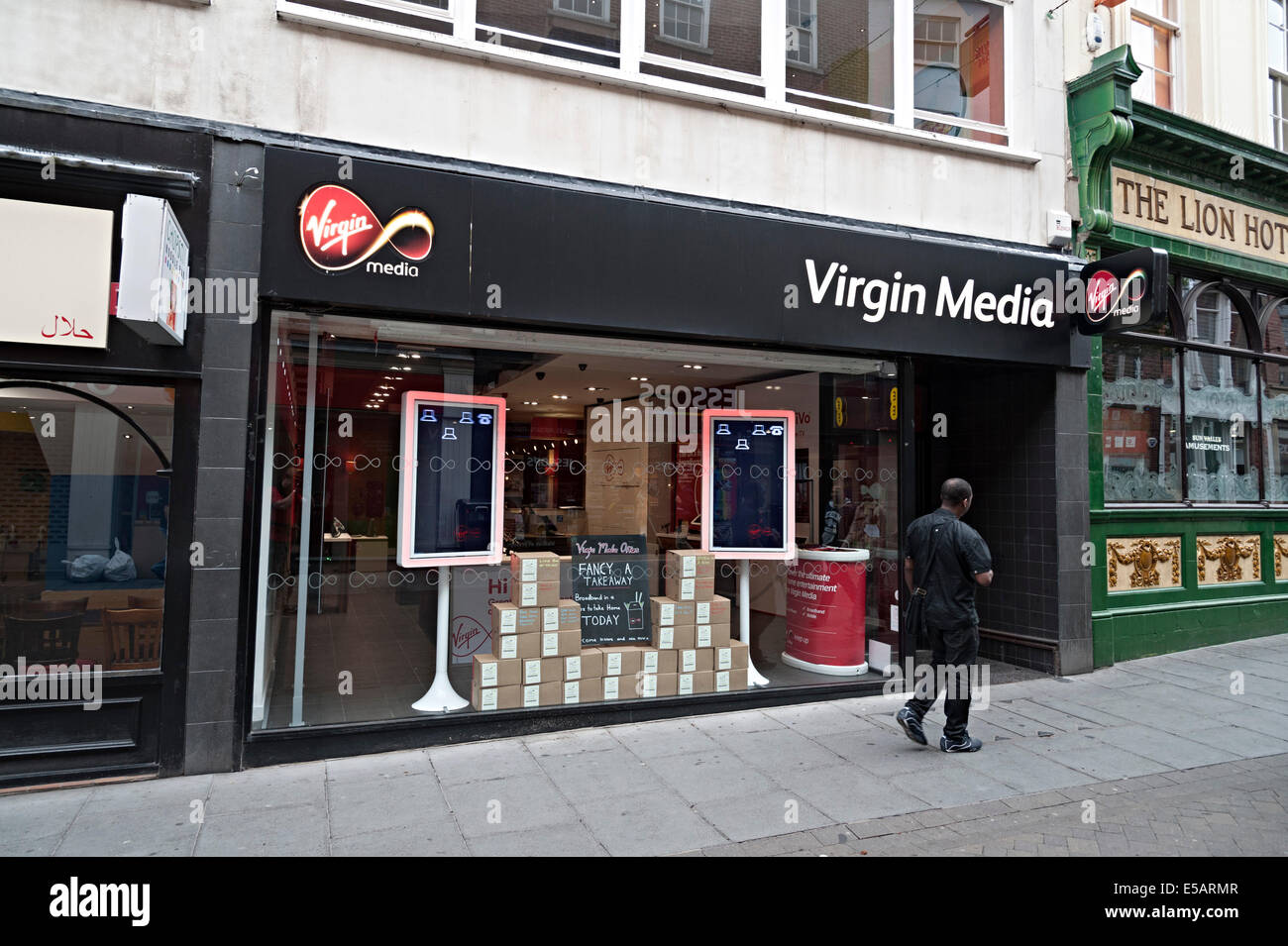 Virgin media shop sign hi-res stock photography and images - Alamy