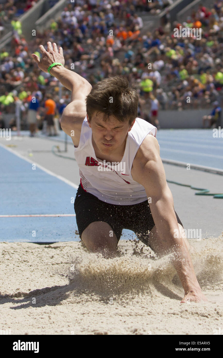 Des Moines, Iowa, USA. 23rd May, 2014. Assumption's Spencer Ewen, jumps 20' 04'' in the 3A Boys ...