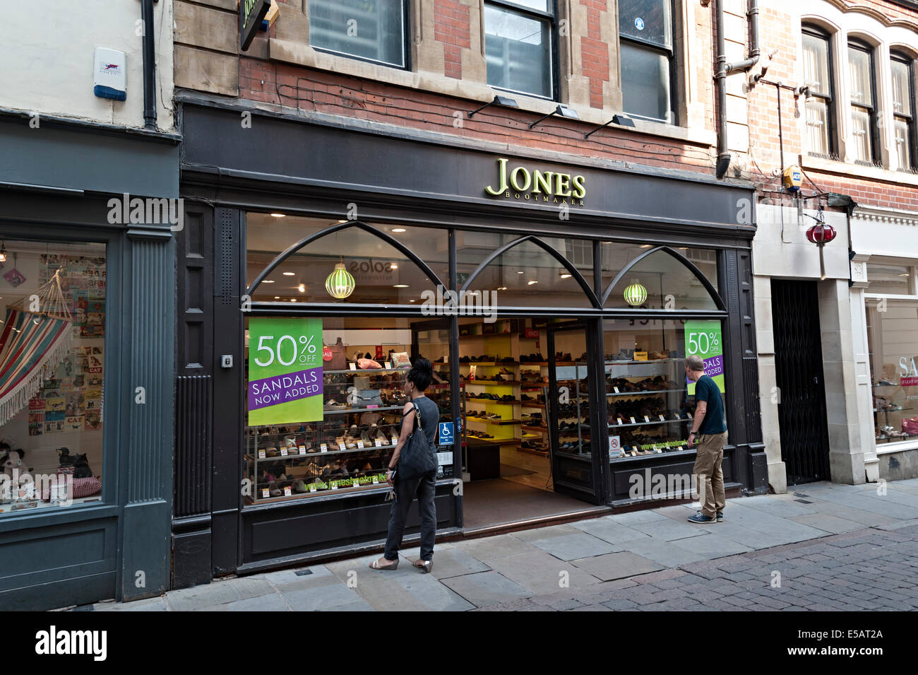 jones shoe fashion store sale sign nottingham Stock Photo - Alamy
