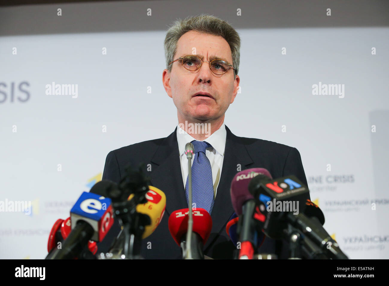 Kiev, Ukraine. 25th July, 2014. U.S. Ambassador Jeffrey Payette speaks ...