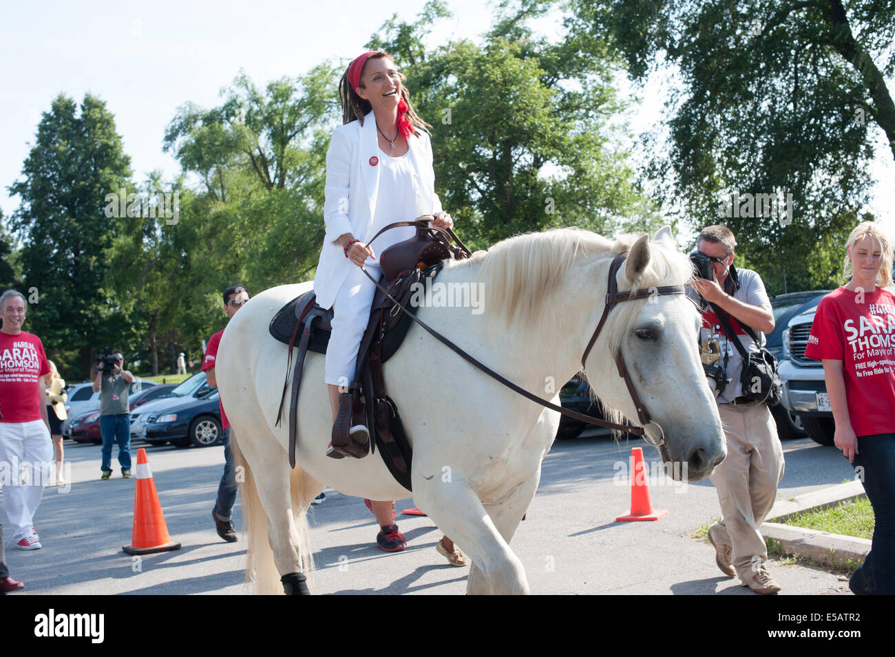 Sarah thompson hi-res stock photography and images - Alamy