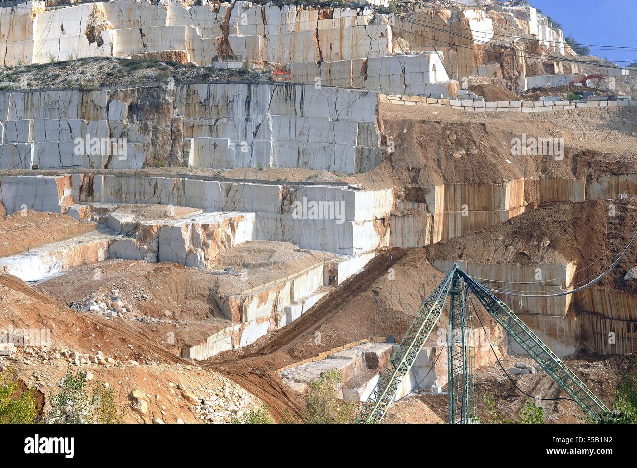 Marble stone quarries hi-res stock photography and images - Alamy