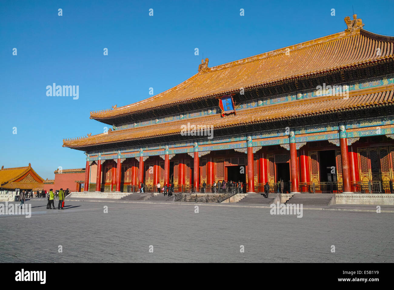 Tourists visit TaiHe Hall of Forbidden City Stock Photo - Alamy