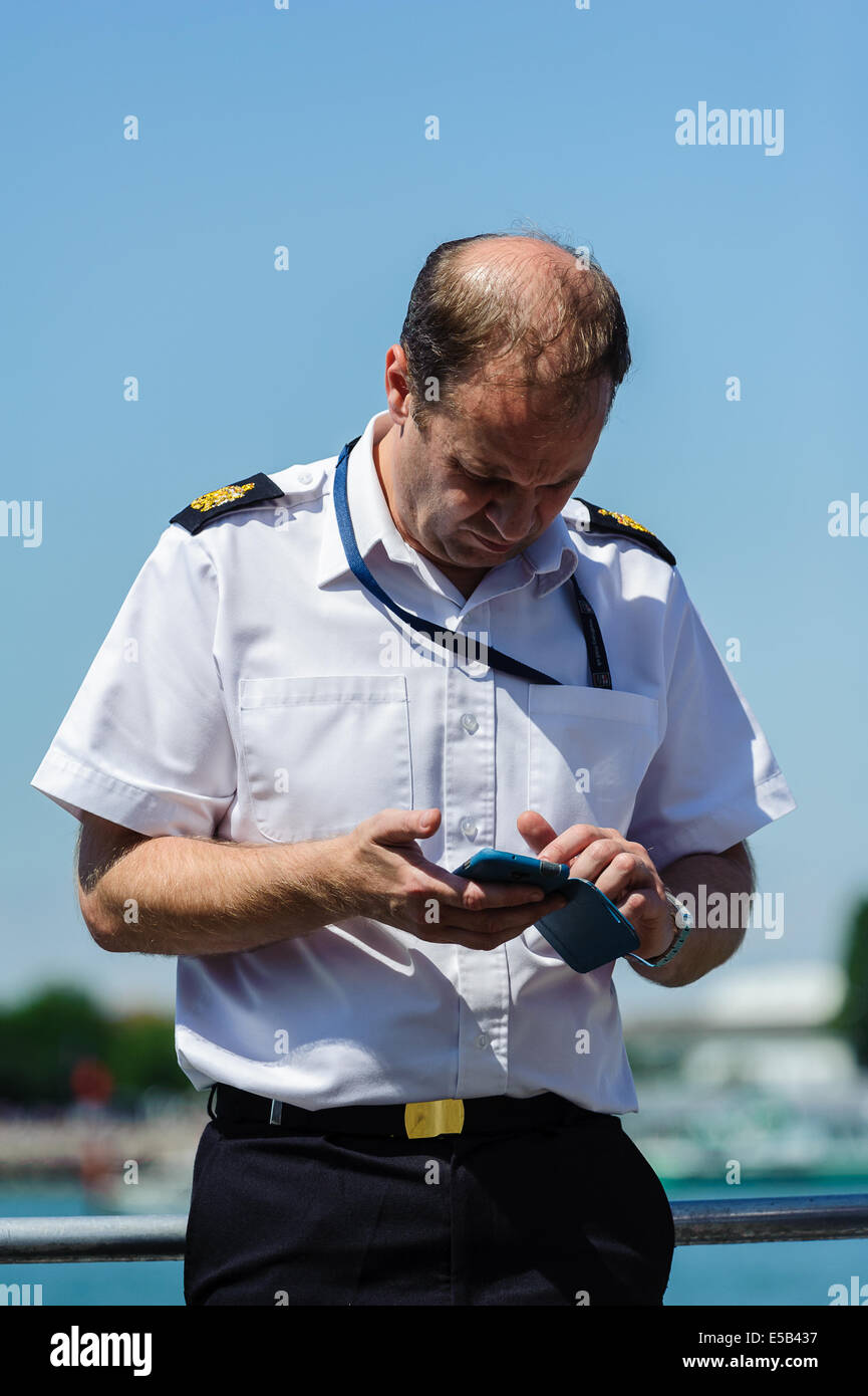 Serviceman hi-res stock photography and images - Alamy