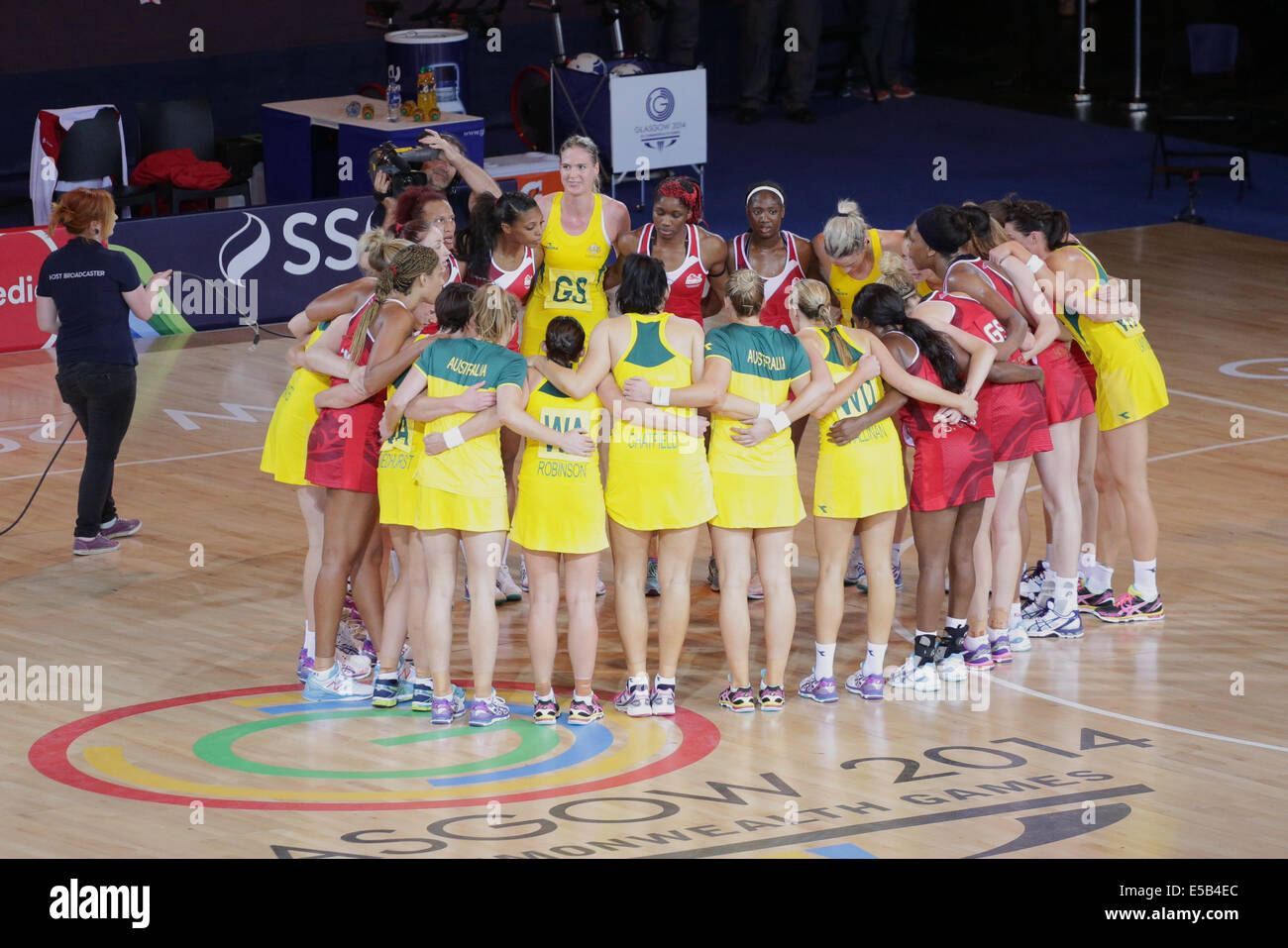 Netball england team hi-res stock photography and images - Alamy