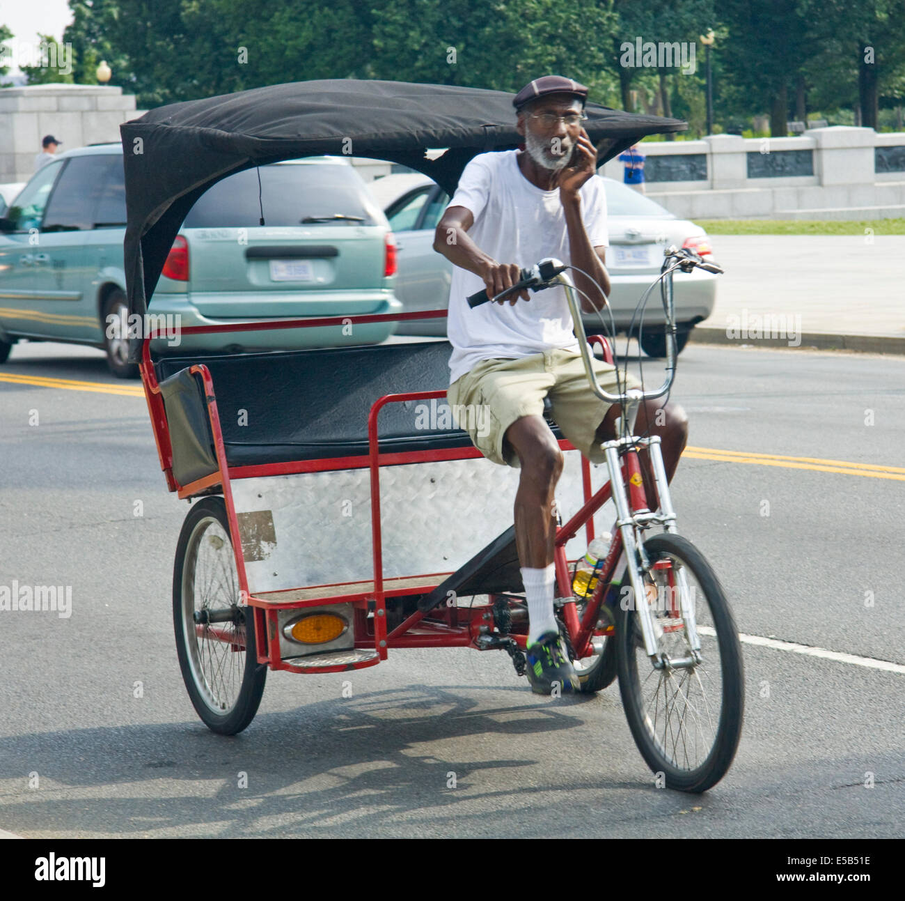 Rickshaw fares hi-res stock photography and images - Alamy