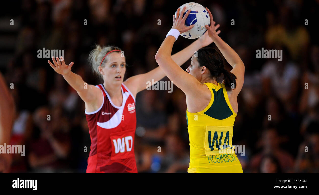 SARA BAYMAN & MADISON ROBINSON AUSTRALIA V ENGLAND NETBALL SECC GLASGOW ...