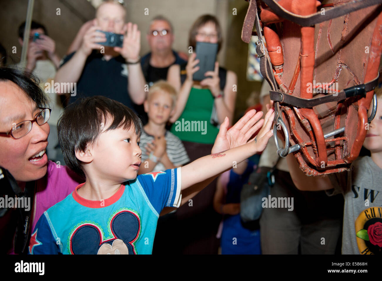 Children library uk hi-res stock photography and images - Alamy