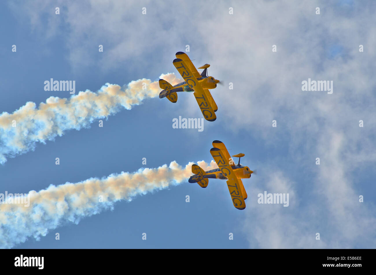 Inverted biplane hi-res stock photography and images - Alamy