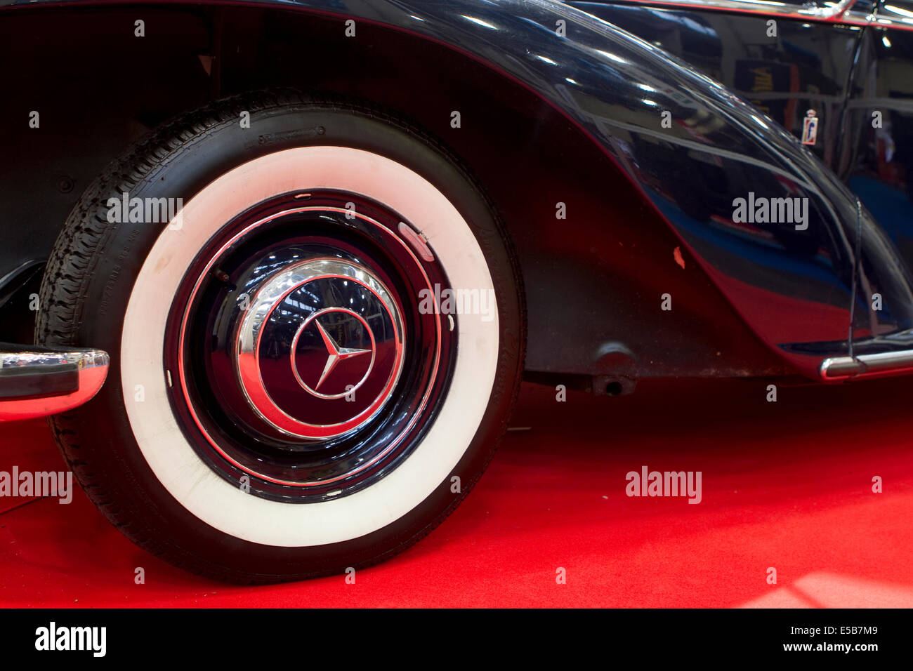 Vintage mercedes benz hi-res stock photography and images - Alamy