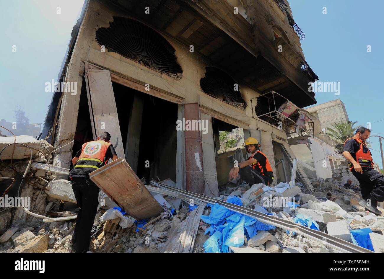 Gaza City, Gaza Strip. 26th July, 2014. Palestinian firefighters ...